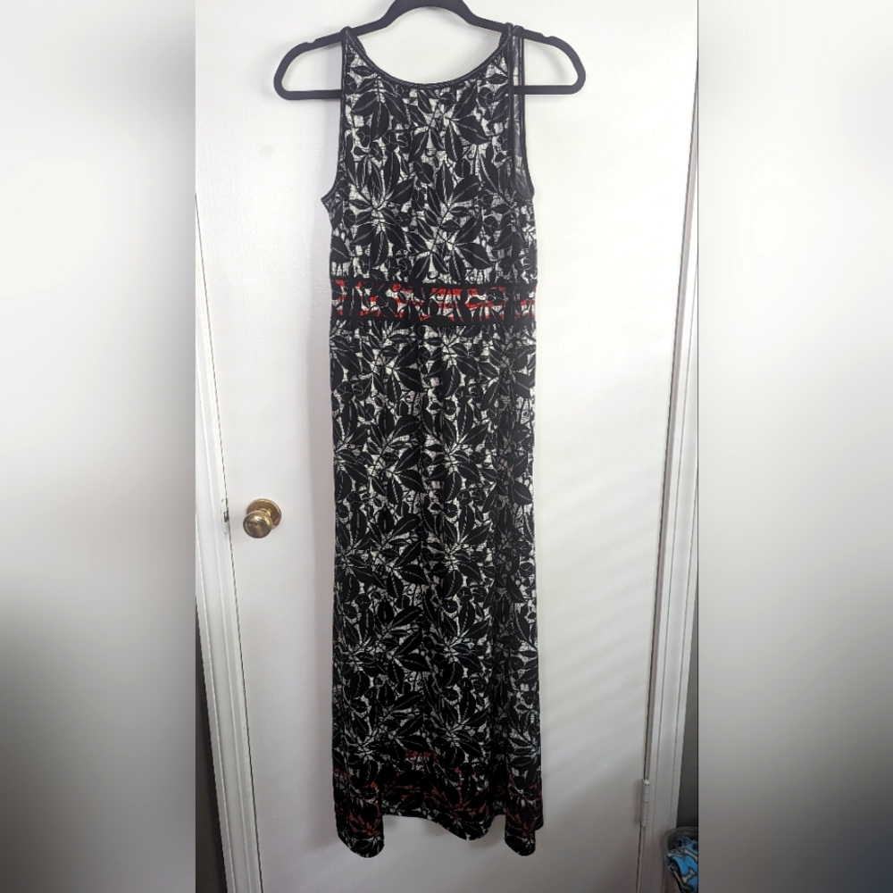 Max Studio Long Black And White Floral Dress. - Gem